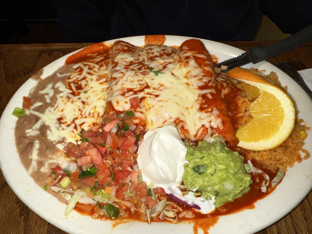 Make Mexican style burrito with standard taste - Fonda Don Chon